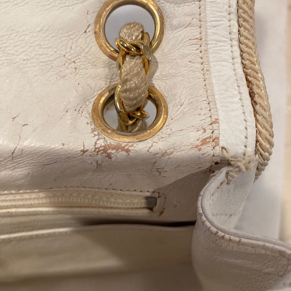 Chanel Early 80's Quilted Flap Wave Leather Bag - Gem